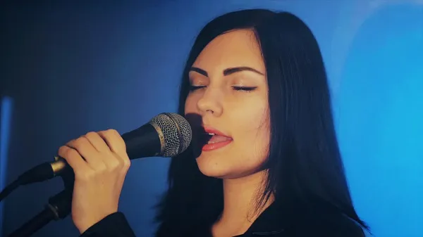 Chanter en Anglais : Une Bonne Idée ou Pas