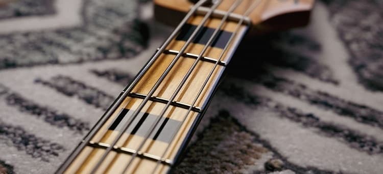 Les 5 Meilleures Cordes de Basse Electrique [Sélection & Guide d'Achat]